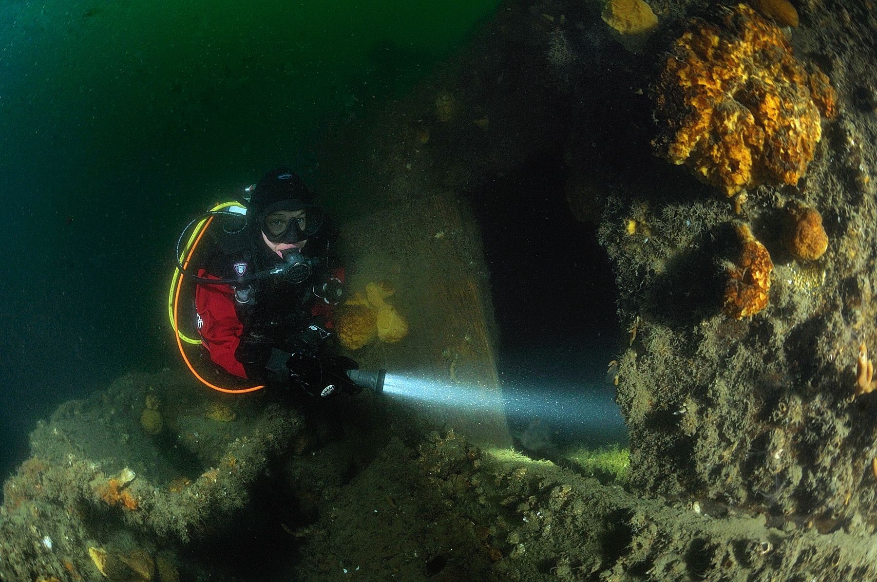 Dive Site El Grillo, a wreck of WWII oil tanker - DIVE.IS, iceland