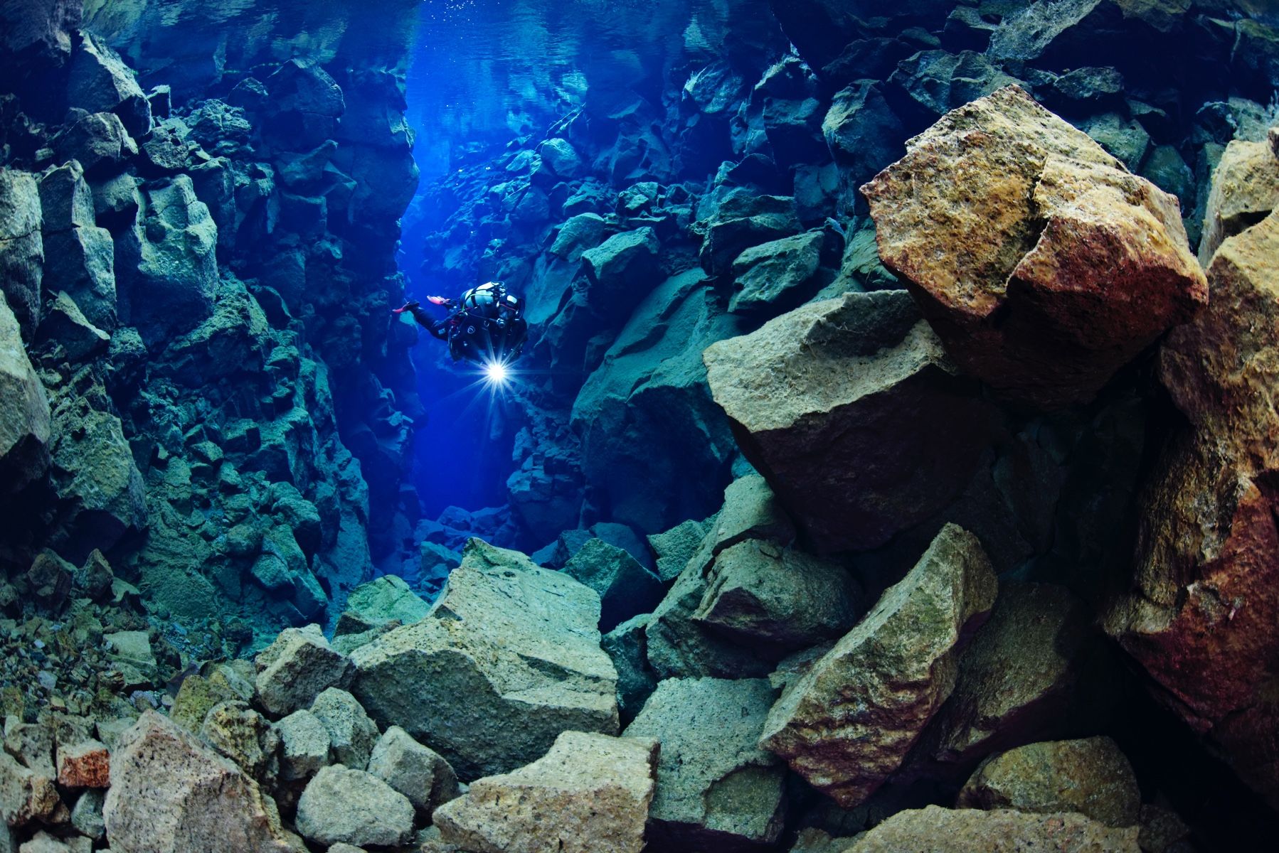 Dive Site Silfra in Thingvellir National Park, Iceland - DIVE.IS - Silfra