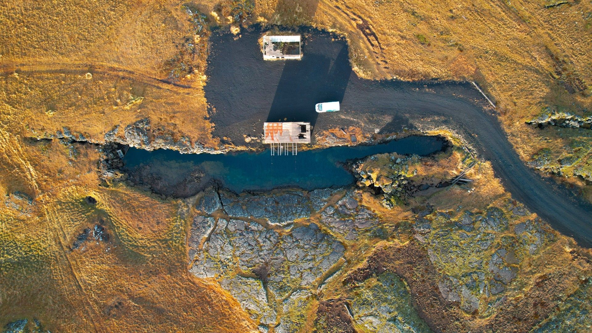 Lava & Wreck Dive Adventure - DIVE.IS - Iceland