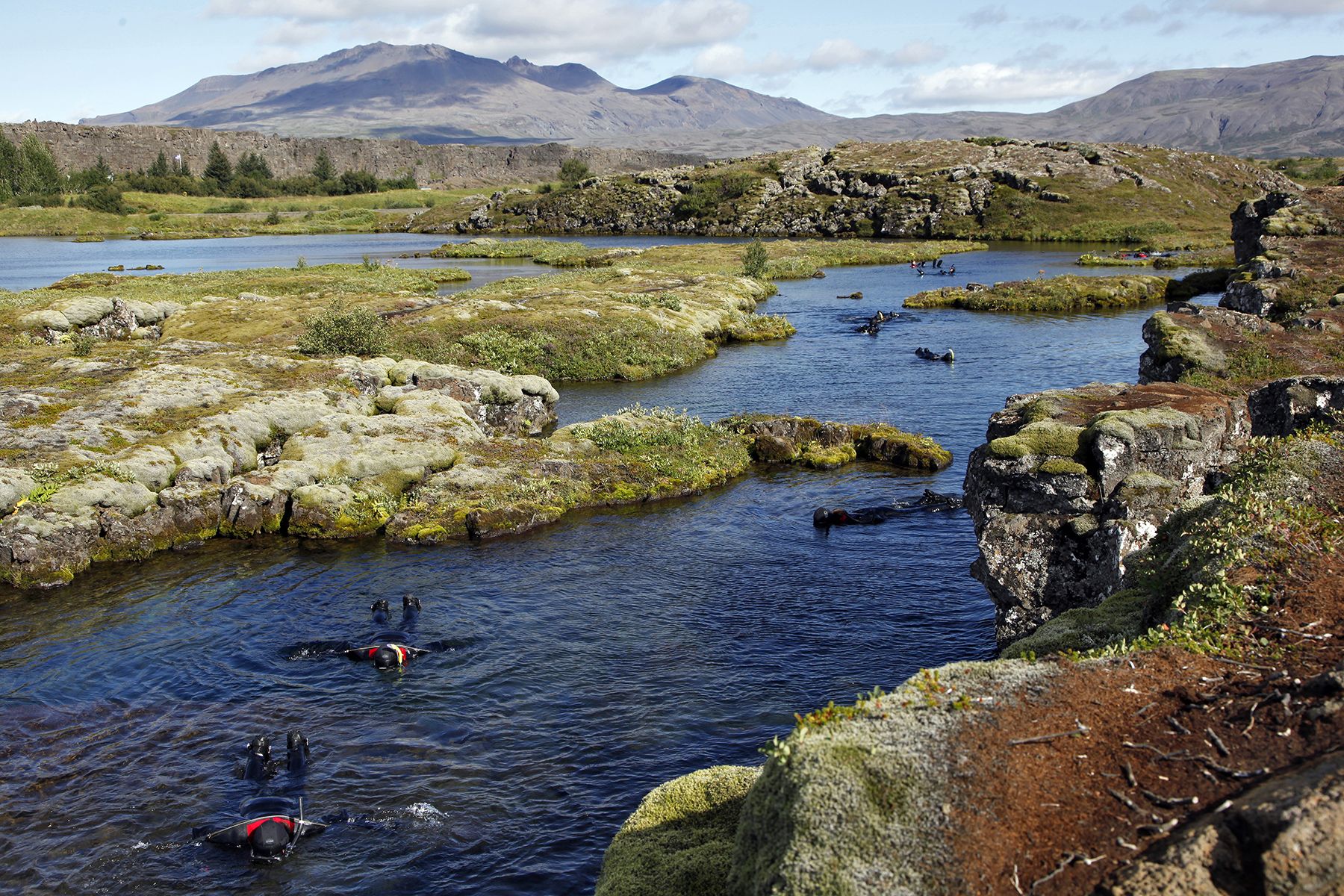 Silfra Snorkeling Day Tour - DIVE.IS - Snorkelling Iceland